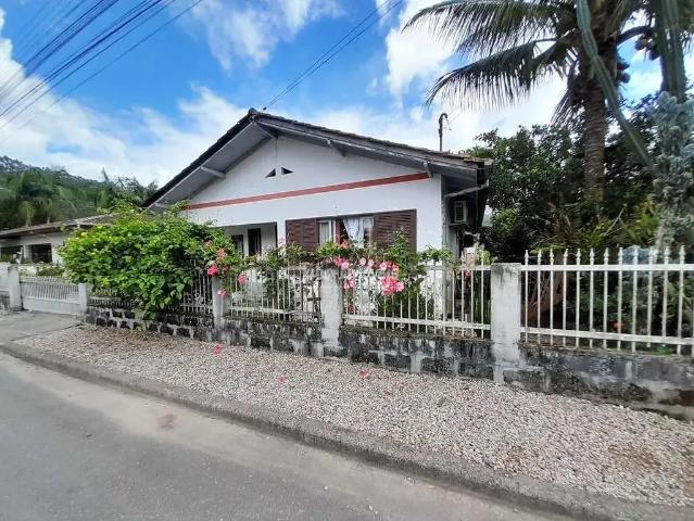 Casa / Sobrado para Venda em Brusque/SC São João 3 Quartos