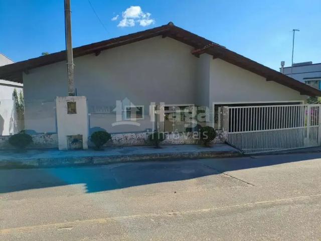 Casa / Sobrado para Venda em Brusque/SC Souza Cruz 5 Quartos