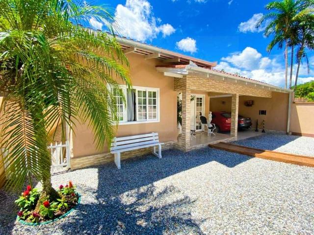 Casa / Sobrado para Venda em Brusque/SC Primeiro de Maio 4 Quartos
