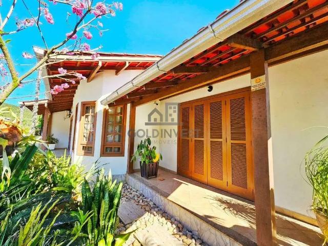 Casa / Sobrado para Venda em Brusque/SC Primeiro de Maio 4 Quartos