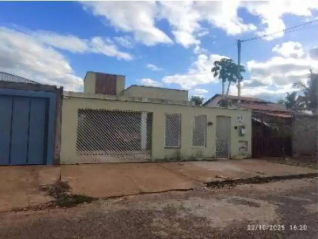 Casa / Sobrado para Venda em Buritis/MG Canaã 3 Quartos