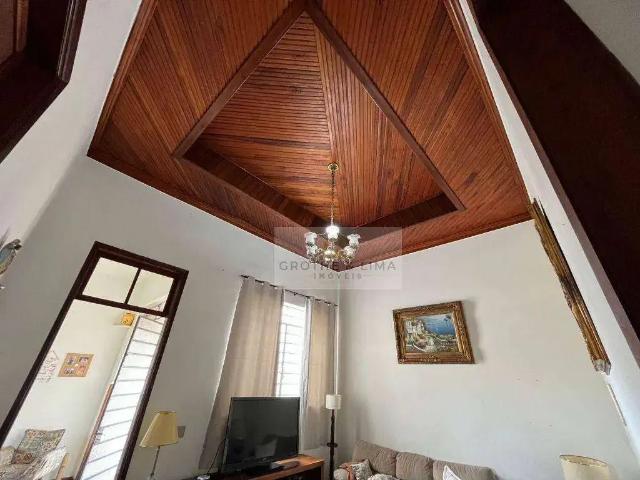 Casa / Sobrado para Venda em Caçapava/SP Centro 4 Quartos