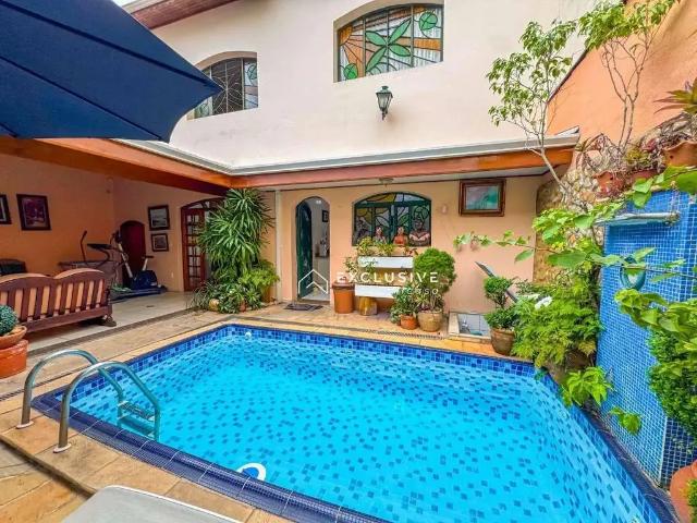 Casa / Sobrado para Venda em Caçapava/SP Centro 4 Quartos