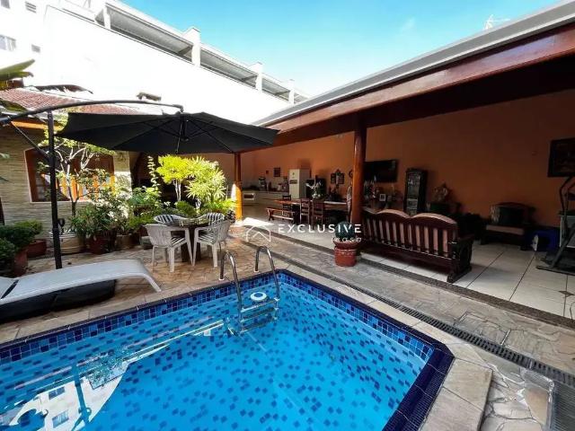 Casa / Sobrado para Venda em Caçapava/SP Centro 4 Quartos