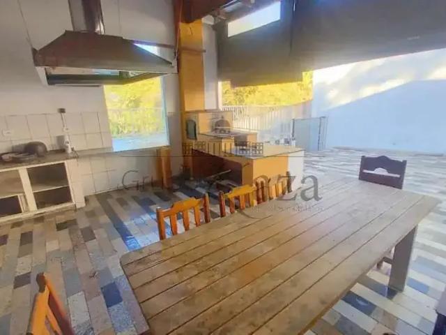Casa / Sobrado para Venda em Caçapava/SP Sape I 4 Quartos