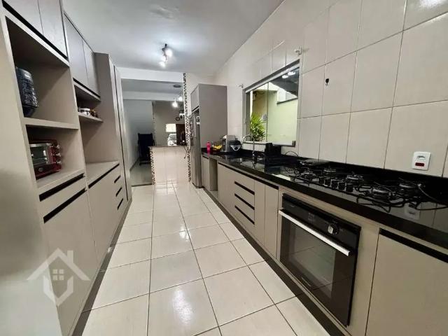 Casa / Sobrado para Venda em Caçapava/SP Vila Santos 3 Quartos