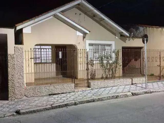Casa / Sobrado para Venda em Caçapava/SP Vila Santos 3 Quartos