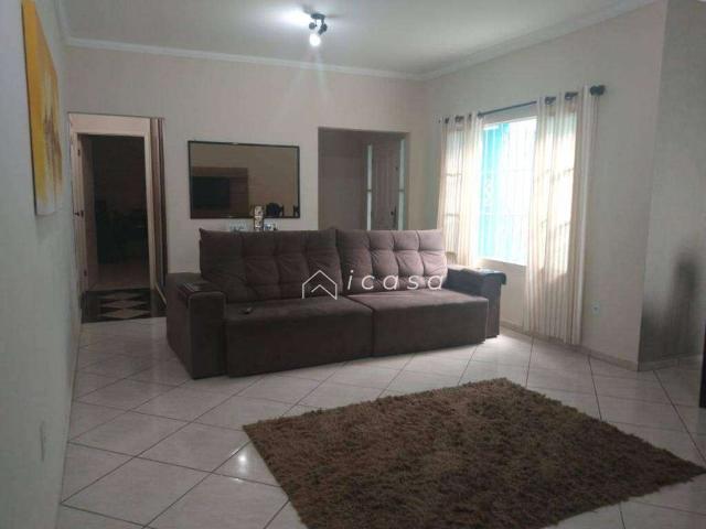 Casa / Sobrado para Venda em Caçapava/SP Vila Pantaleão 4 Quartos