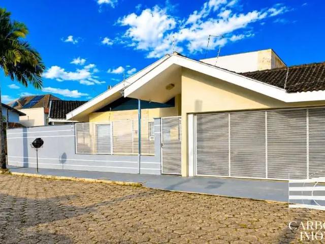 Casa / Sobrado para Venda em Caçapava/SP Village das Flores 4 Quartos