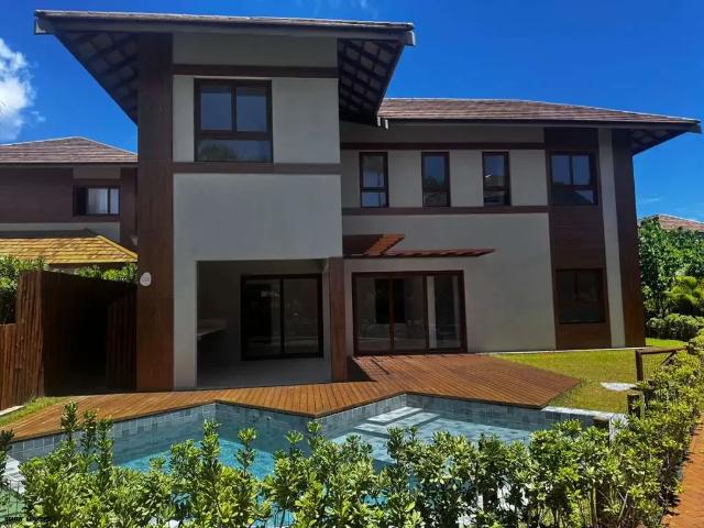 Casa / Sobrado para Venda em Camaçari/BA Monte Gordo 4 Quartos