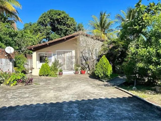 Casa / Sobrado para Venda em Camaçari/BA Abrantes 3 Quartos