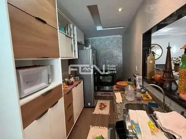 Casa / Sobrado para Venda em Camaçari/BA Abrantes 5 Quartos
