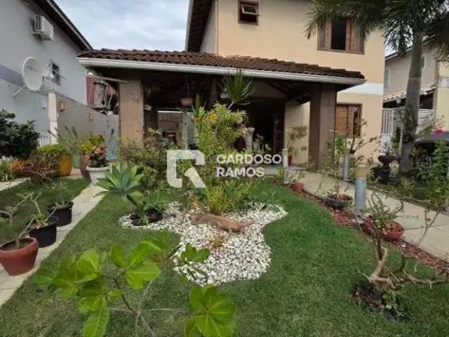 Casa / Sobrado para Venda em Camaçari/BA Abrantes 5 Quartos