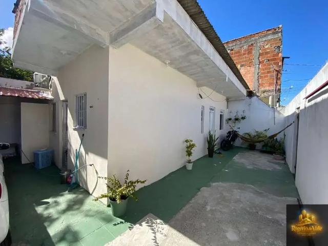 Casa / Sobrado para Venda em Camaçari/BA Arembepe Abrantes 2 Quartos