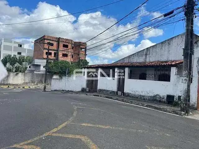 Casa / Sobrado para Venda em Camaçari/BA Centro 3 Quartos