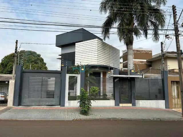 Casa / Sobrado para Venda em Cambé/PR Centro 4 Quartos