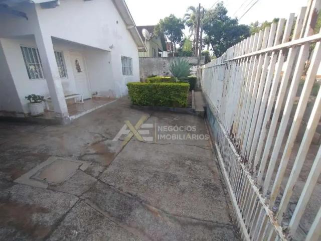 Casa / Sobrado para Venda em Cambé/PR Centro 3 Quartos