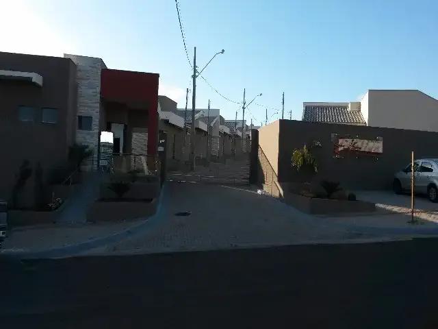 Casa / Sobrado para Venda em Cambé/PR Centro 3 Quartos