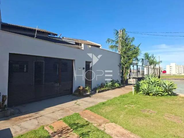 Casa / Sobrado para Venda em Cambé/PR Chácara Manella 3 Quartos