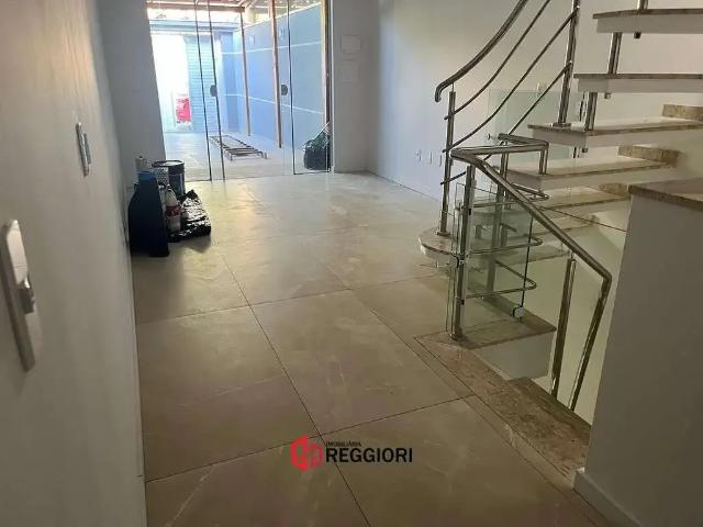 Casa / Sobrado para Venda em Camboriú/SC Areias 4 Quartos