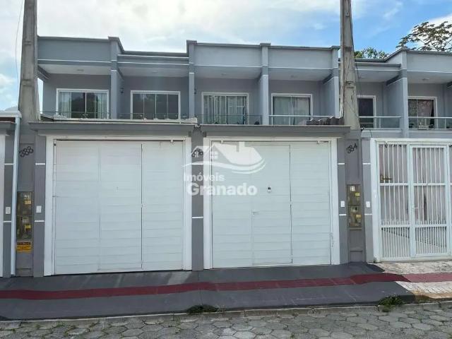 Casa / Sobrado para Venda em Camboriú/SC Areias 4 Quartos