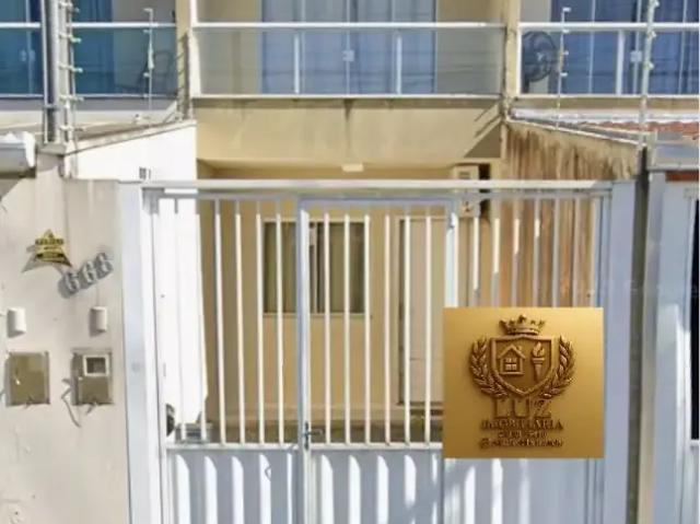 Casa / Sobrado para Venda em Camboriú/SC Areias 2 Quartos