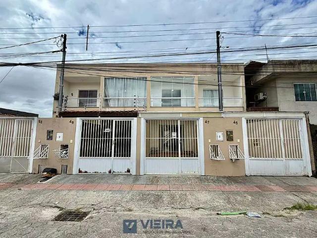 Casa / Sobrado para Venda em Camboriú/SC Areias 2 Quartos