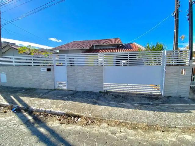 Casa / Sobrado para Venda em Camboriú/SC Areias 2 Quartos