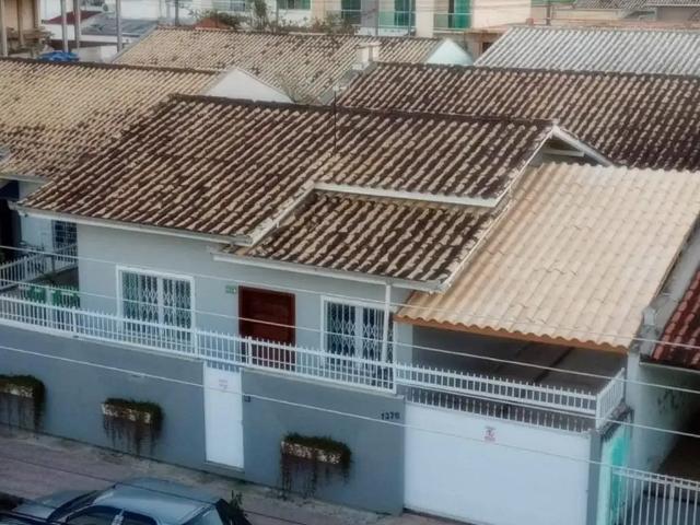 Casa / Sobrado para Venda em Camboriú/SC Areias 2 Quartos