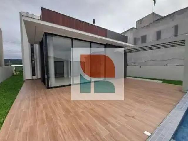 Casa / Sobrado para Venda em Camboriú/SC Areias 3 Quartos