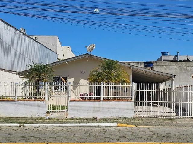 Casa / Sobrado para Venda em Camboriú/SC Areias 3 Quartos
