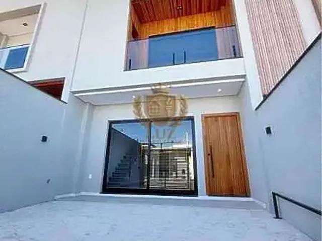 Casa / Sobrado para Venda em Camboriú/SC Areias 3 Quartos