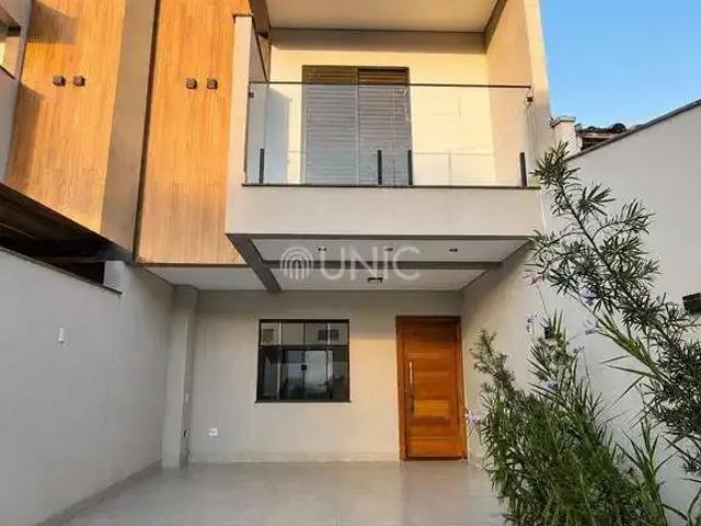 Casa / Sobrado para Venda em Camboriú/SC Areias 3 Quartos