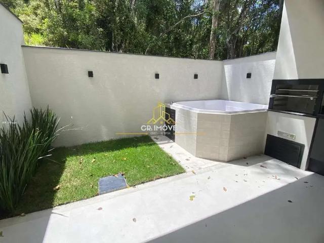 Casa / Sobrado para Venda em Camboriú/SC Areias 3 Quartos