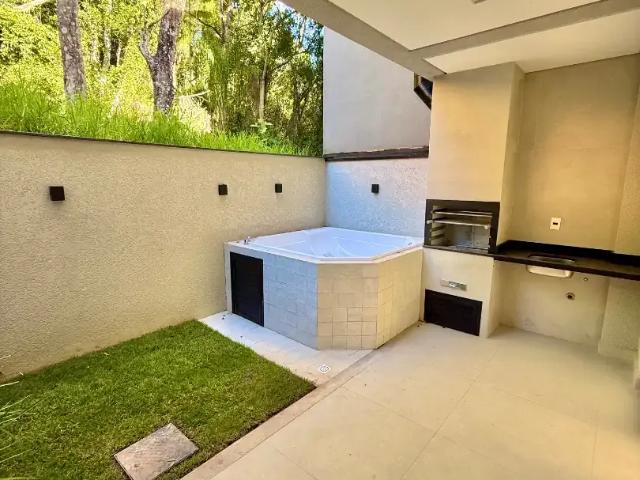 Casa / Sobrado para Venda em Camboriú/SC Areias 3 Quartos