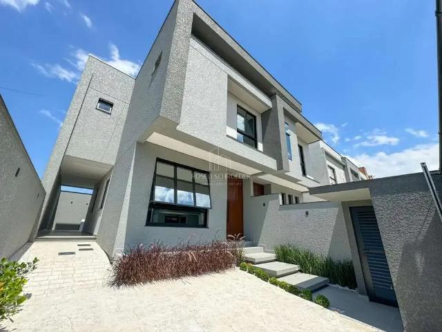 Casa / Sobrado para Venda em Camboriú/SC Areias 3 Quartos