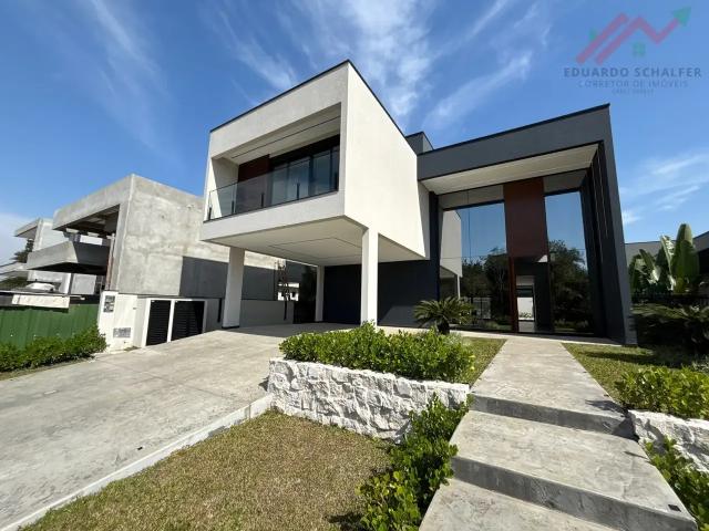 Casa / Sobrado para Venda em Camboriú/SC Centro 4 Quartos