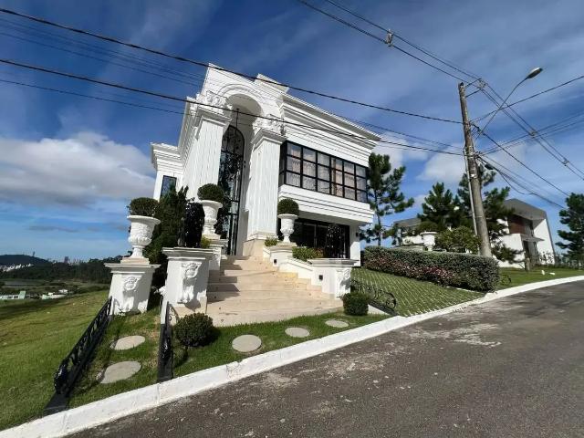 Casa / Sobrado para Venda em Camboriú/SC Centro 4 Quartos