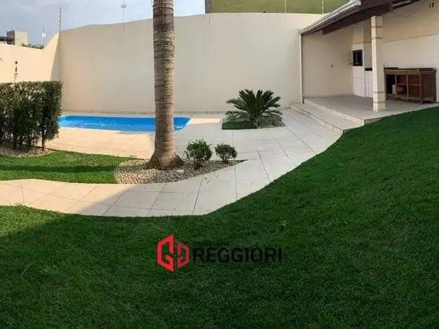 Casa / Sobrado para Venda em Camboriú/SC Centro 4 Quartos