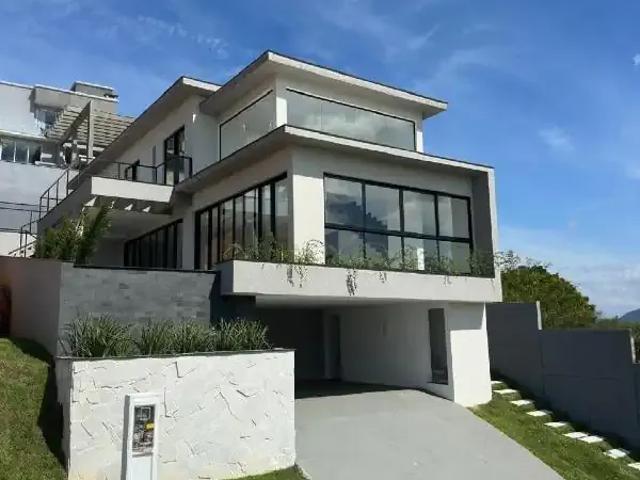 Casa / Sobrado para Venda em Camboriú/SC Centro 4 Quartos