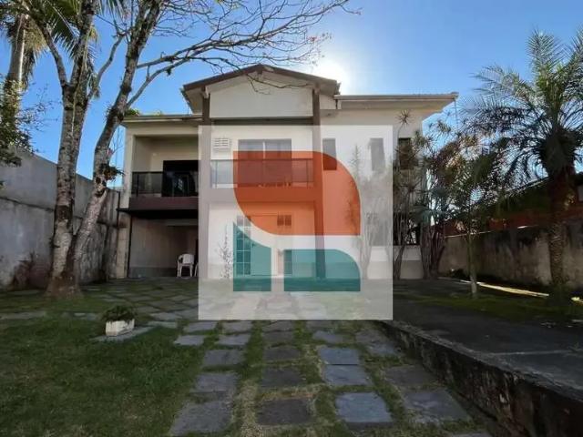 Casa / Sobrado para Venda em Camboriú/SC Centro 4 Quartos