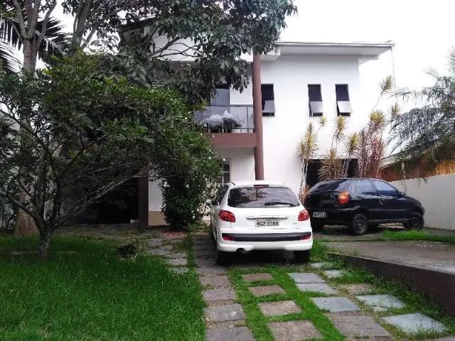 Casa / Sobrado para Venda em Camboriú/SC Centro 4 Quartos
