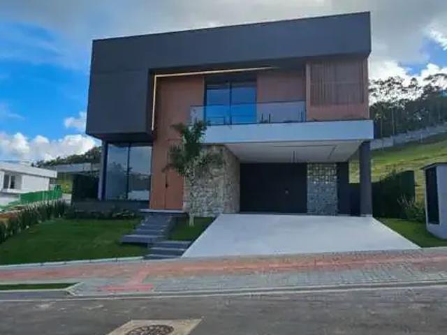 Casa / Sobrado para Venda em Camboriú/SC Centro 1 Quartos
