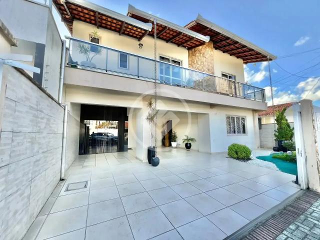 Casa / Sobrado para Venda em Camboriú/SC Centro 2 Quartos
