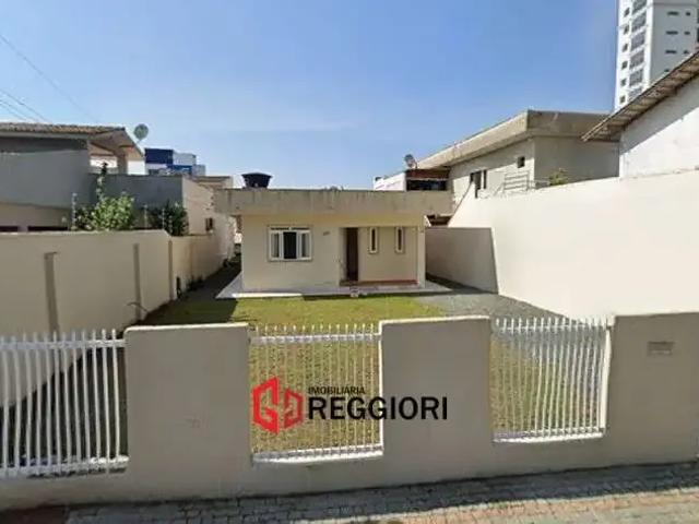 Casa / Sobrado para Venda em Camboriú/SC Centro 2 Quartos