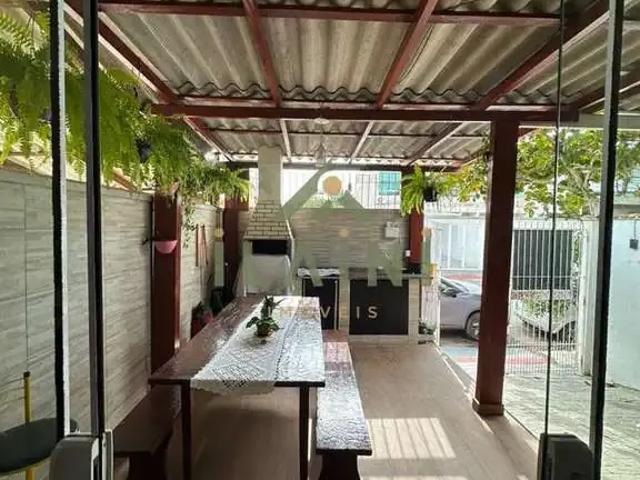 Casa / Sobrado para Venda em Camboriú/SC Centro 2 Quartos