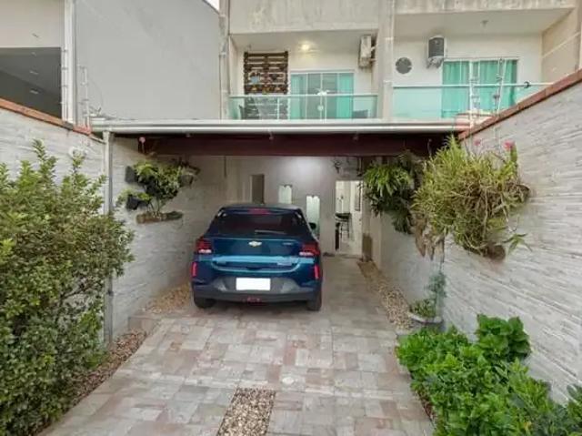 Casa / Sobrado para Venda em Camboriú/SC Centro 2 Quartos