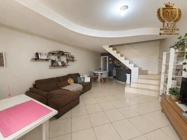 Casa / Sobrado para Venda em Camboriú/SC Centro 2 Quartos
