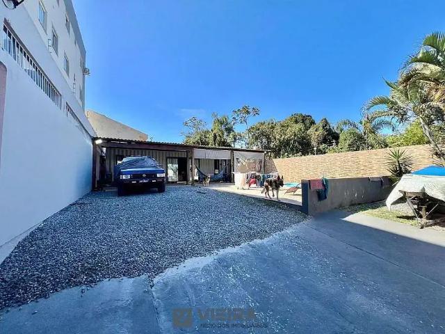 Casa / Sobrado para Venda em Camboriú/SC Centro 2 Quartos