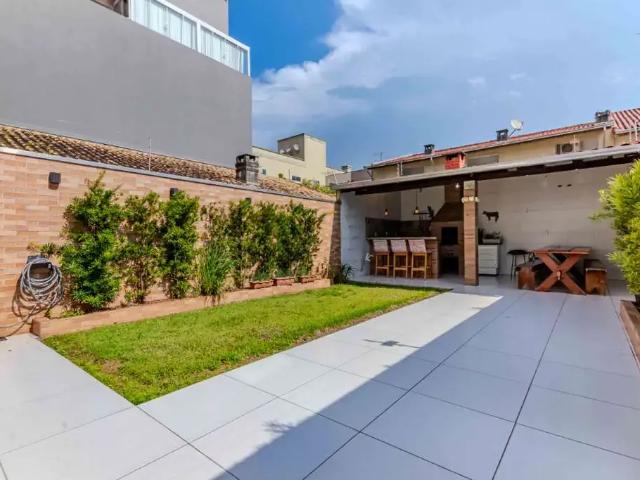 Casa / Sobrado para Venda em Camboriú/SC Centro 2 Quartos